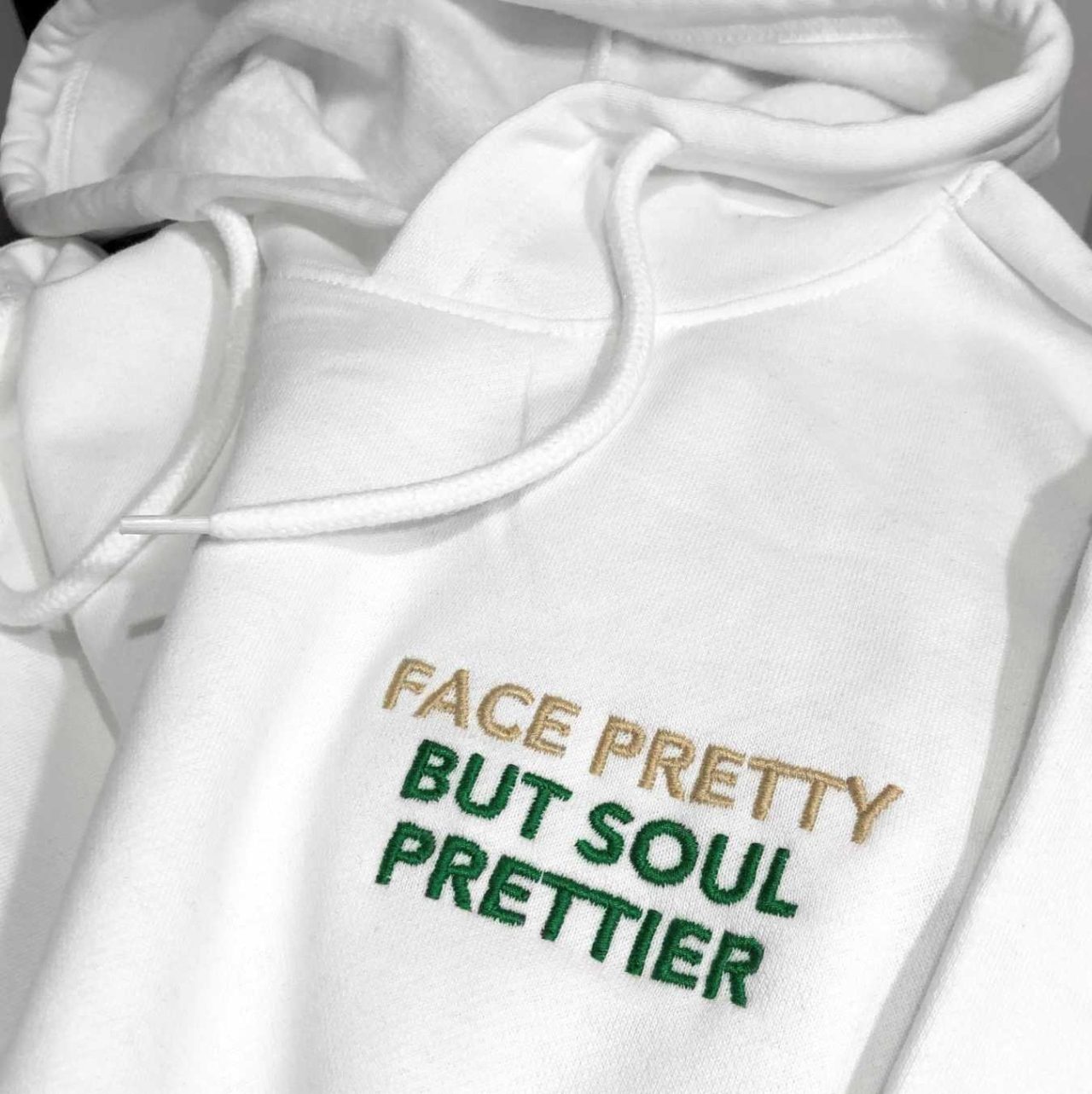 Hoodie с бродерия „PRETTY SOUL“ – CALLMEVEXY